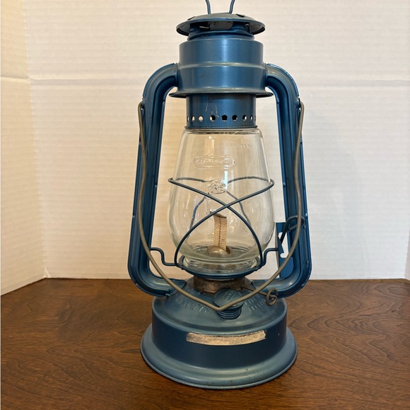 Chalwyn | Accents | Vintage Blue Chalwyn Made In England Hurricane Lamp ...